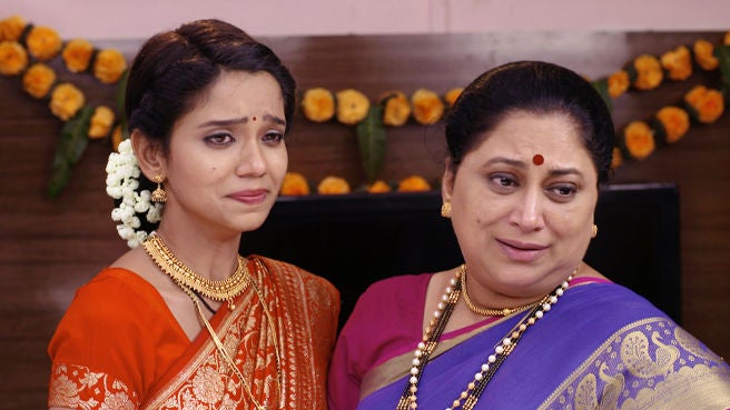 Watch Ghadge And Suun Season 1 Episode 217 : Amruta Leaves The Ghadge ...