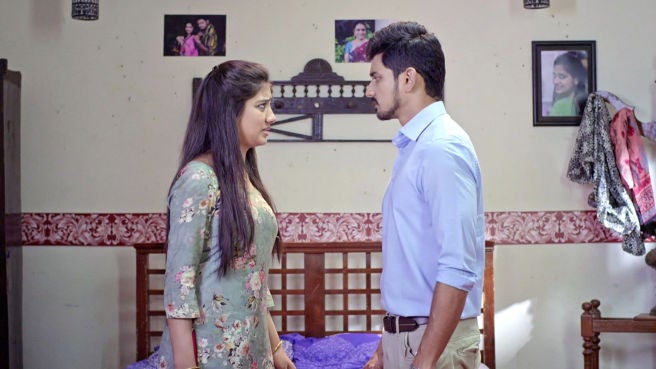 Watch Idhayathai Thirudathey Season 1 Episode 13 : Parthasarathy Blames Sahana! - Watch Full ...
