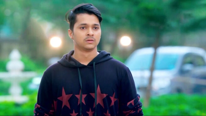 Watch Ishaan Leaves The House Video Online(HD) On JioCinema