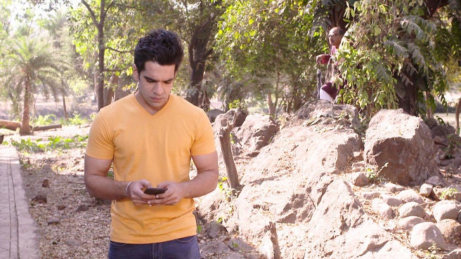 Watch Ghadge And Suun Season 1 Episode 169 : Manohar Spies On Arjun ...