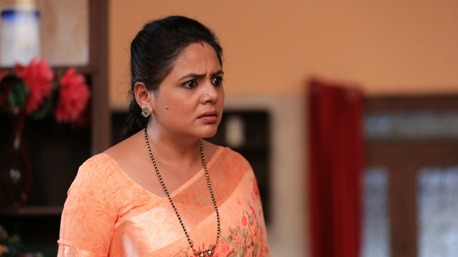 Watch Geetha Season 1 Episode 844 : Susheela Asks Chandrika To Leave ...