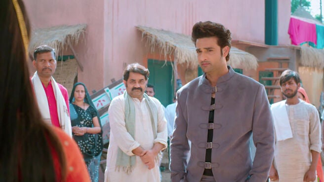 Watch Raaz Mahal Season 1 Episode 8 : Adhiraj Assorts Sunaina's ...