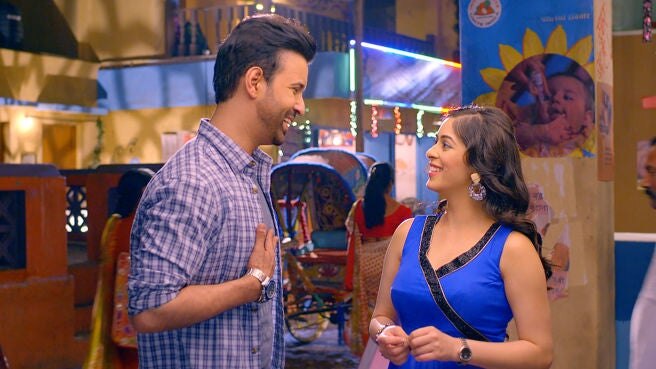 Watch Navrangi Re Season 1 Episode 14 : Vishwaas Bonds With Maneka ...