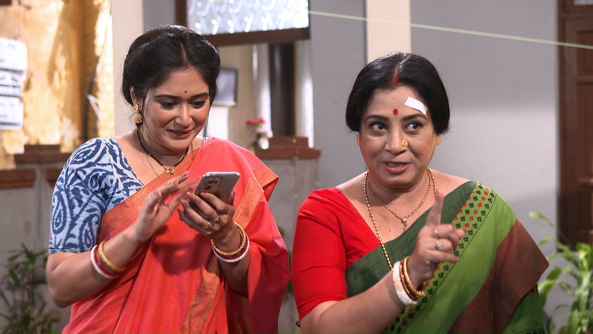 Watch Sohag Chand Season 1 Episode 141 : Sohag-Chand's Video Goes Viral! - Watch Full Episode ...