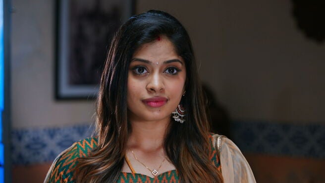 Watch Kanda Naal Mudhal - Uravugalin Kadhai Season 1 Episode 74 : Nandhini Shocks Kumaran ...