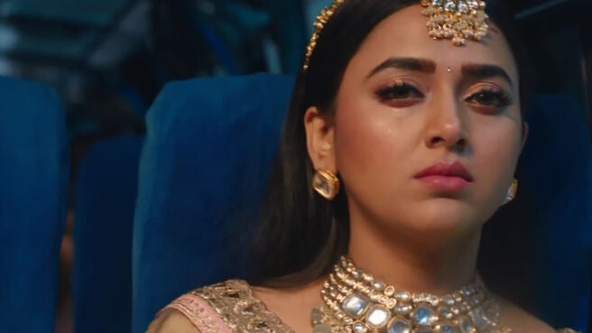 Watch Pratha Gets Unexpected Help! Video Online(HD) On JioCinema