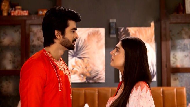 Watch Mou Criticises Rupam Video Online(HD) On JioCinema