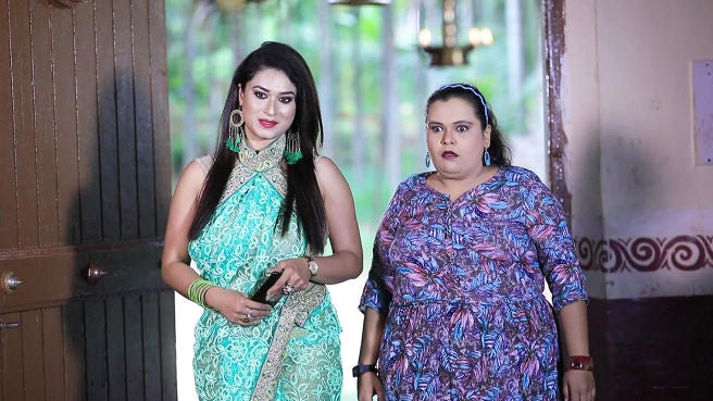 Watch Mangala Gowri Maduve Season 1 Episode 2308 : Soundarya Arrives At The Ashram - Watch Full ...