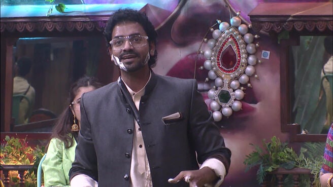 Watch Utkarsh's Savage Response Video Online(HD) On JioCinema