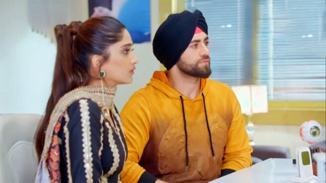 Watch Harshdeep Arrives At The Clinic Video Online(HD) On JioCinema