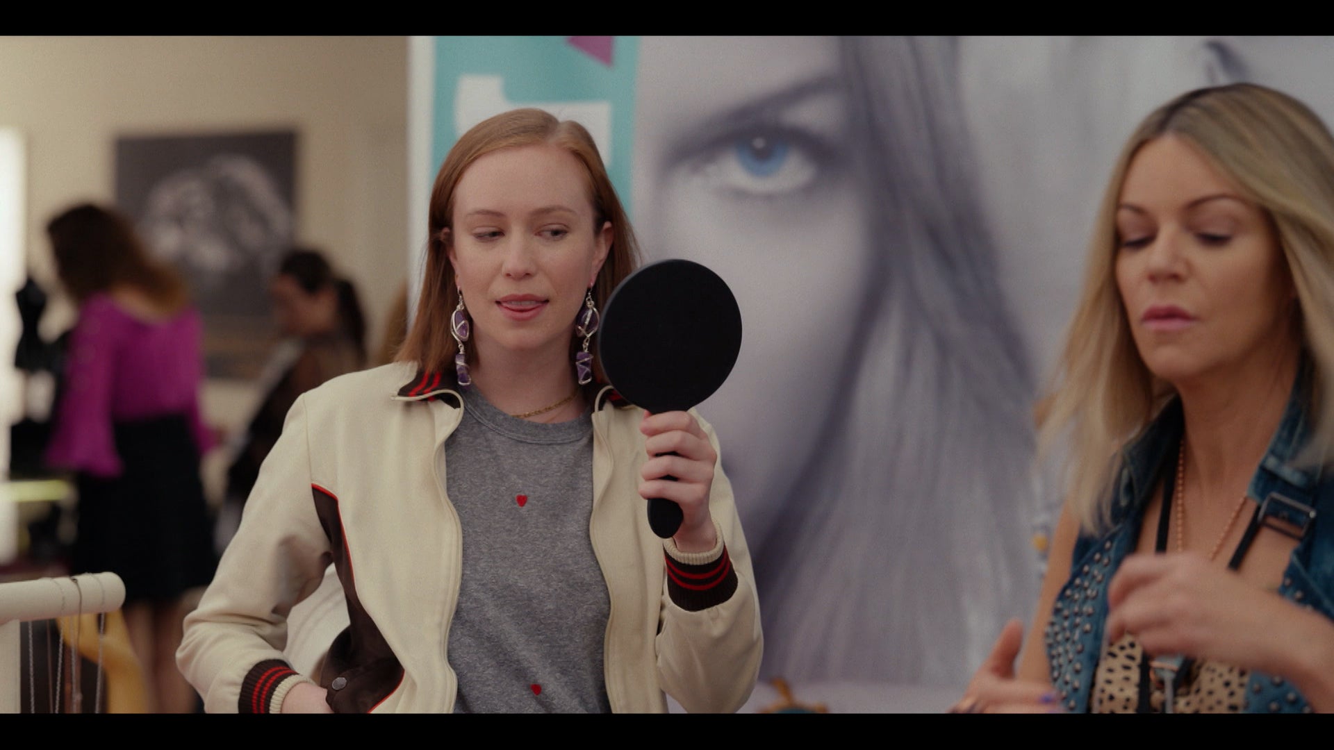 Watch Hacks Season 1 Episode 4 : D'jewelry - Watch Full Episode Online ...