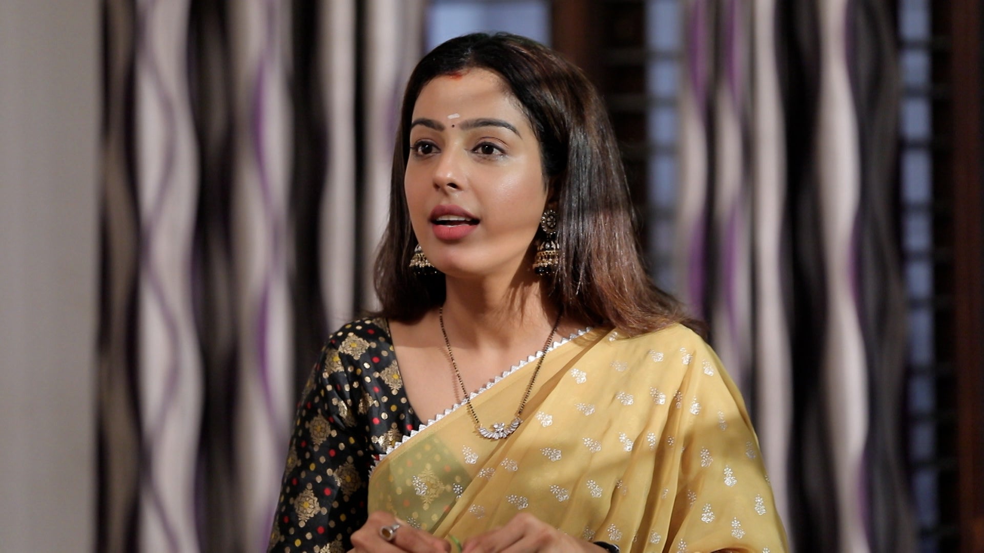 Watch Shantham Papam Season 5 Episode 34 : A Scheming Woman - Watch ...