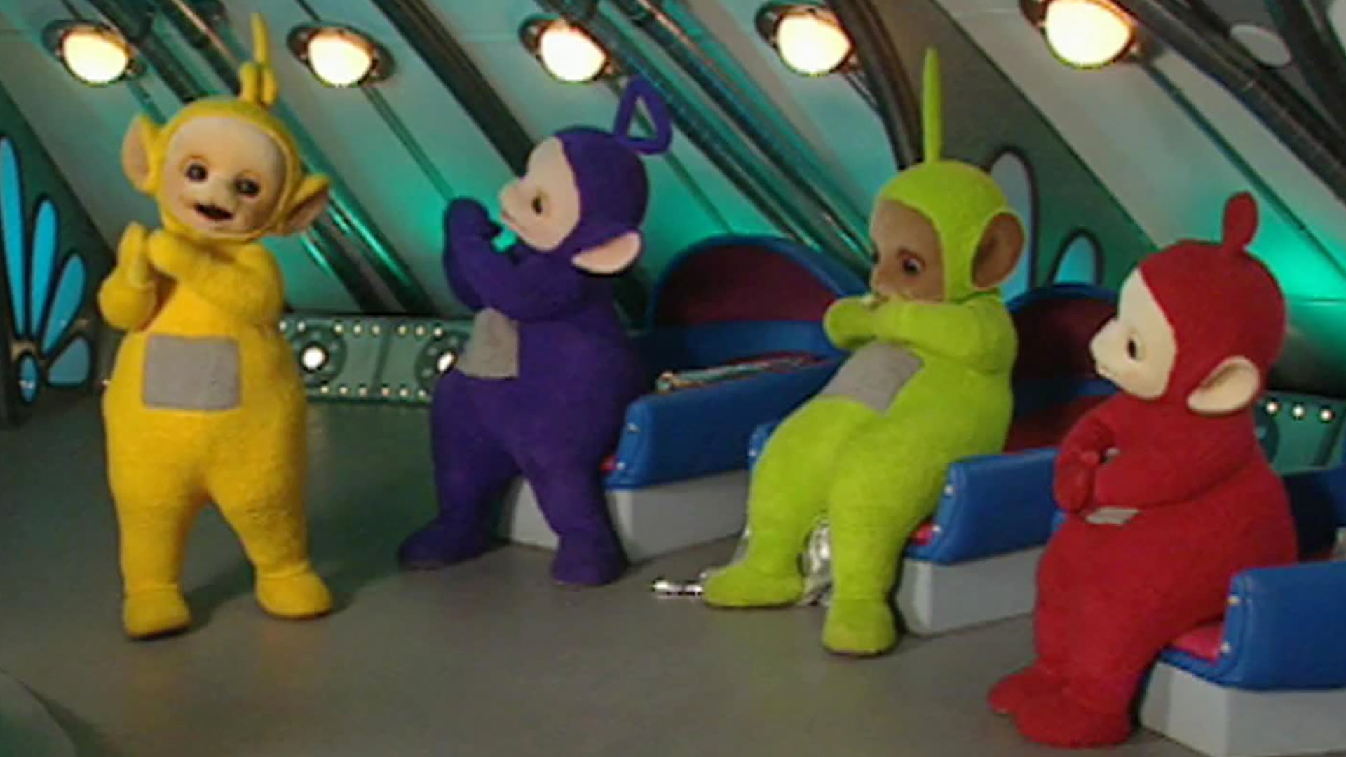 Watch Classic Teletubbies Season 5 Episode 14 : Laa-Laa's Lovely Song ...
