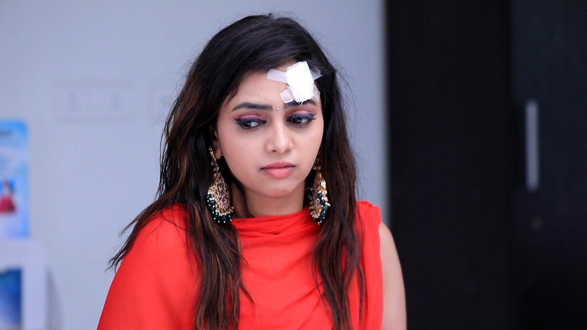 Watch Perazhagi Season 2 Episode 26 : Swetha's Fears To Come True? - Watch Full Episode Online ...