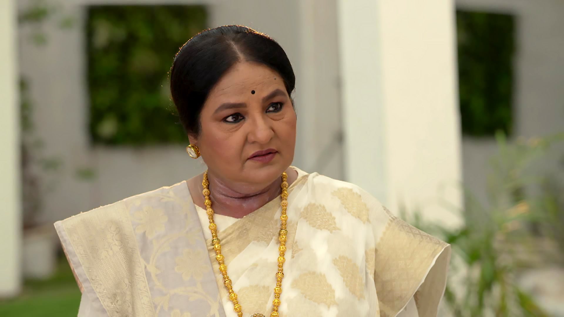 Watch Neerja - Ek Nayi Pehchaan Season 1 Episode 30 : Pishima Lashes ...