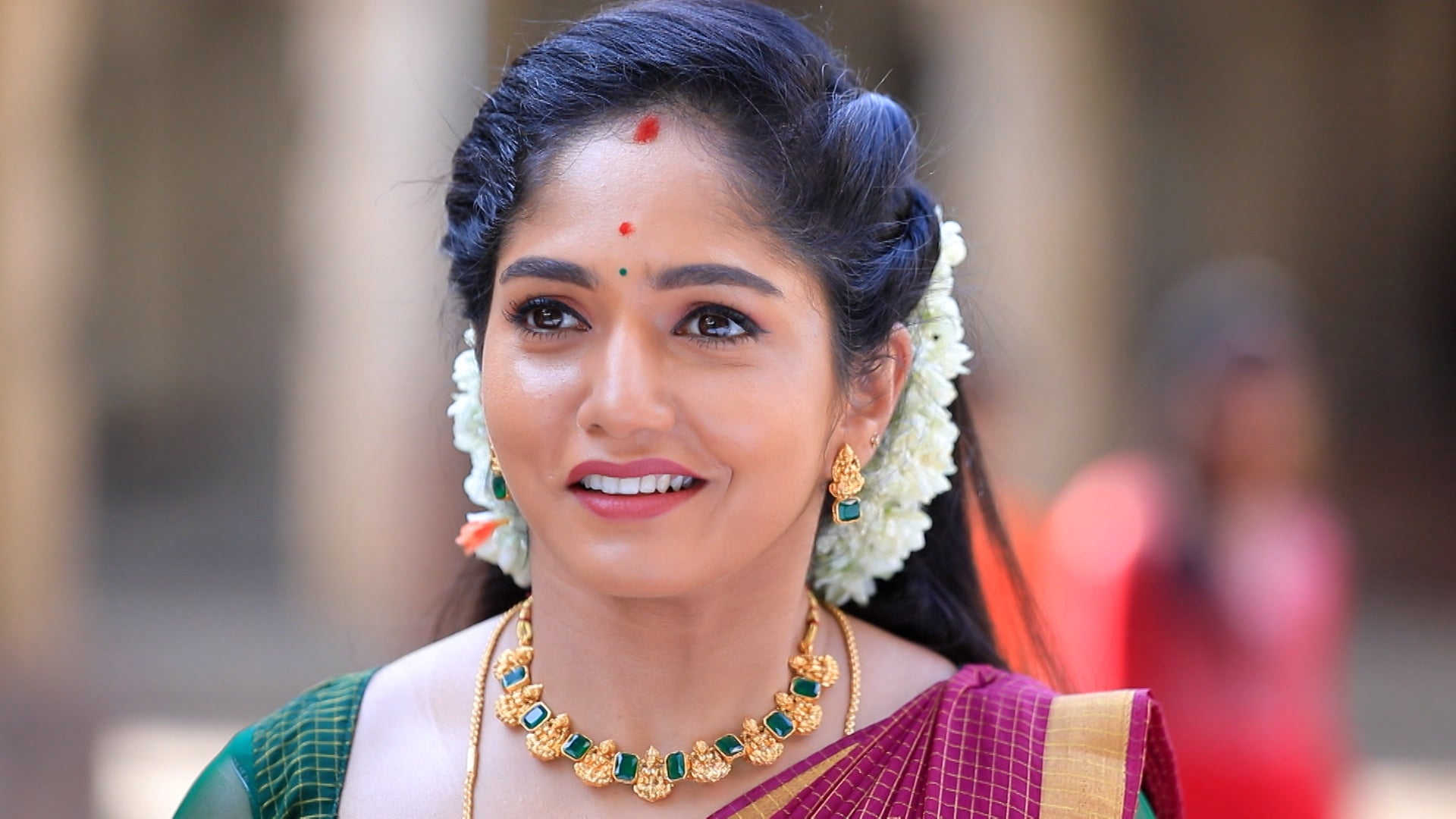 Watch Geetha Season 1 Episode 960 : The Truth About Geeta's Father ...