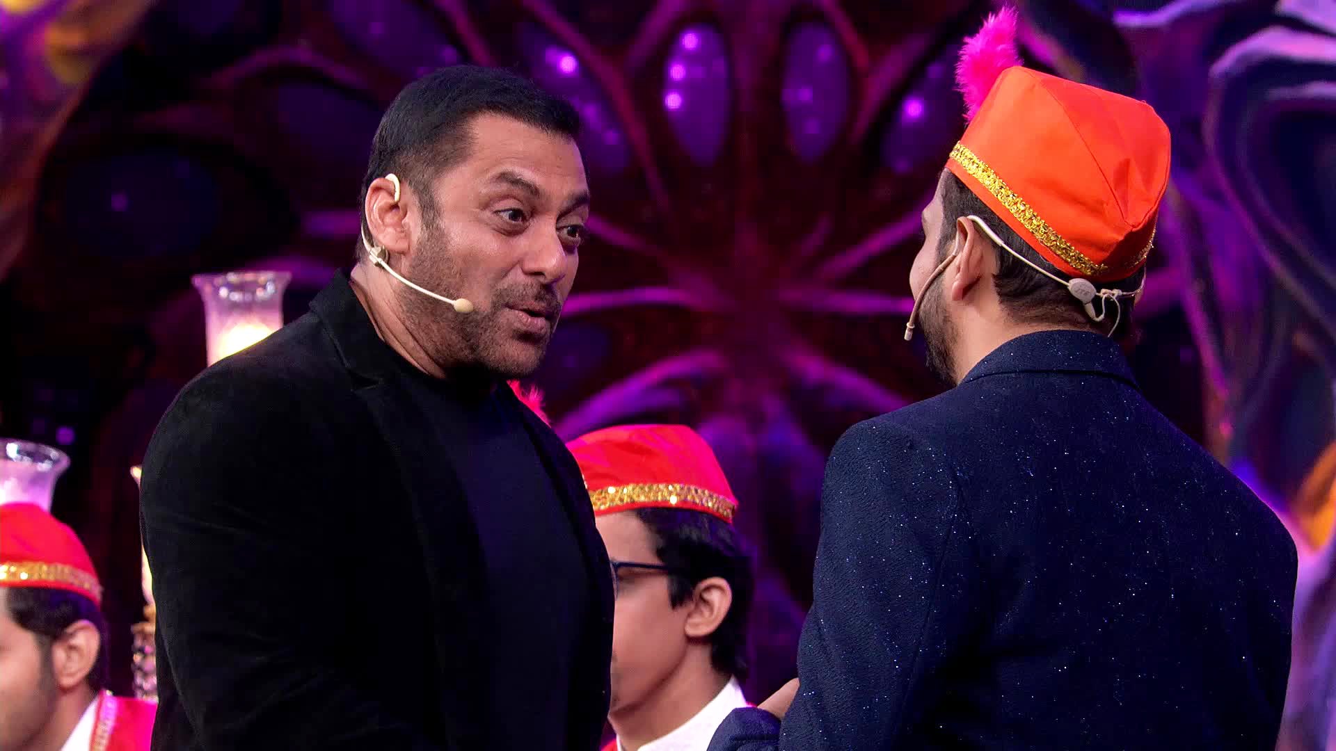 Watch Stand-Up Comedian Video Online(HD) On JioCinema