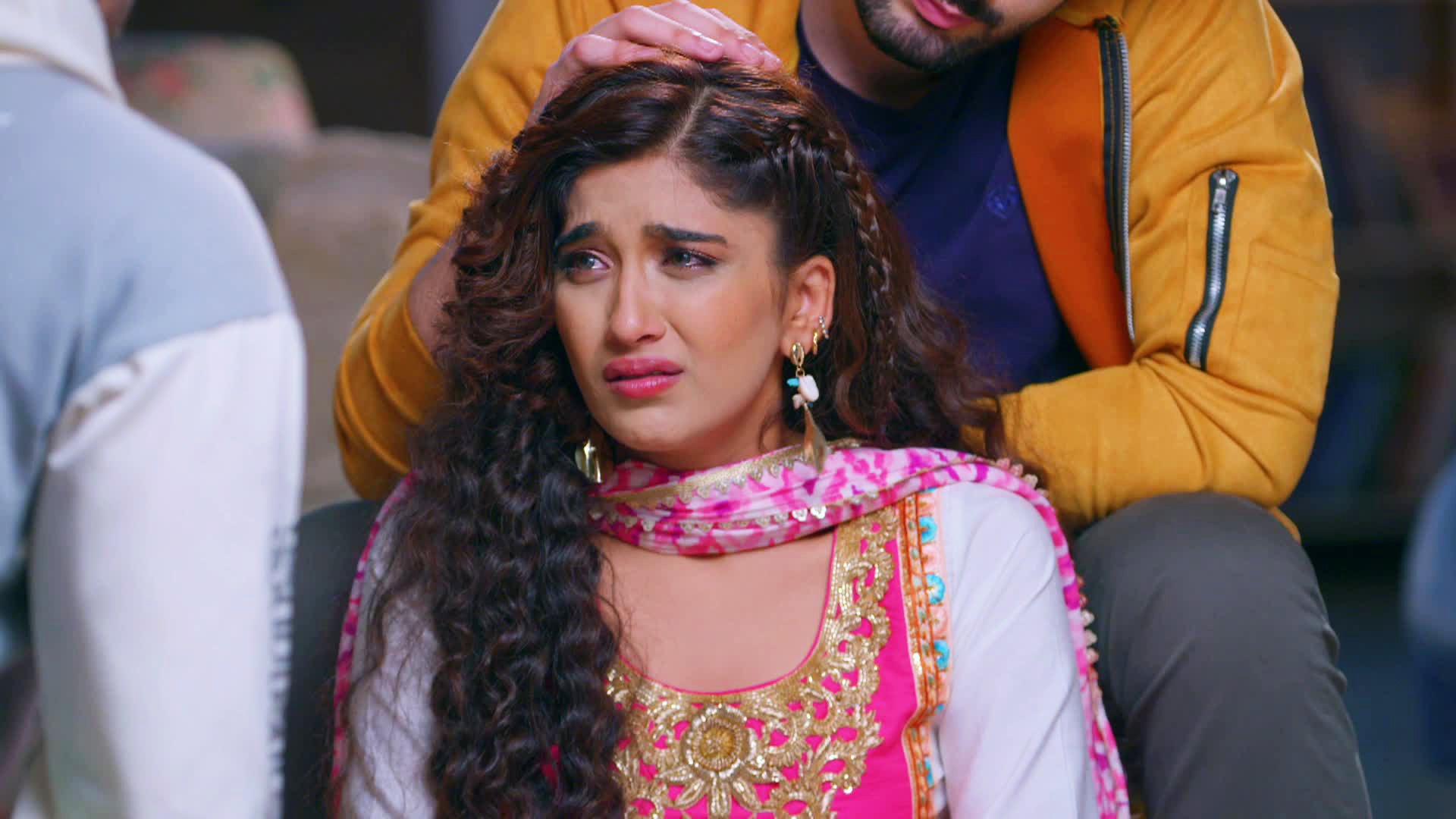 Watch Choti Sarrdaarni Season 1 Episode 551 : Seher Grows Emotional ...