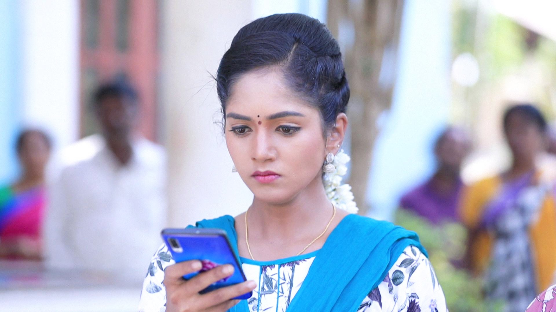 Watch Geetha Season 1 Episode 41 : Geetha To Apologise Vijay? - Watch ...