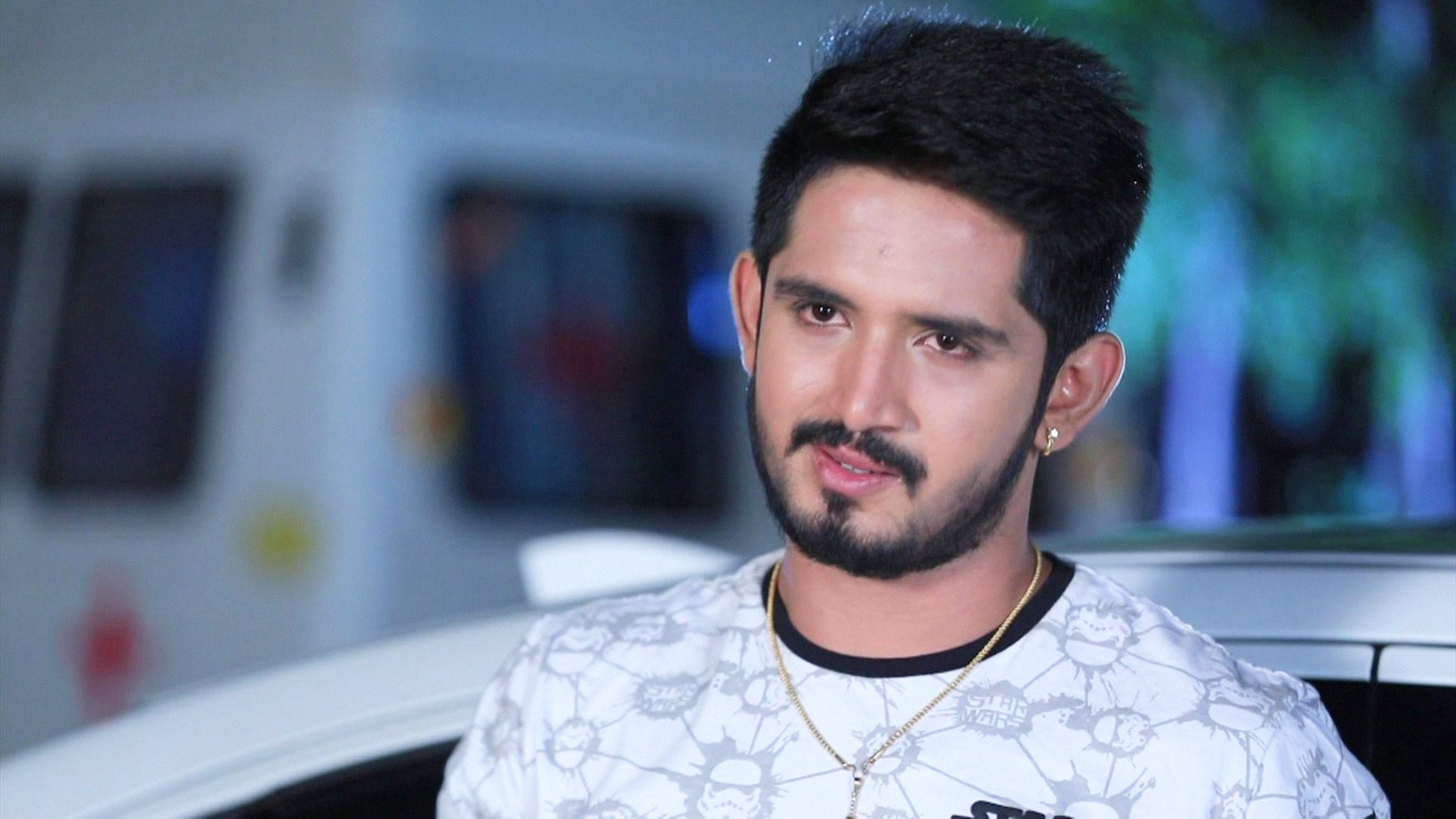 Watch Geetha Season 1 Episode 72 : Vijay Arrives At The Hospital ...