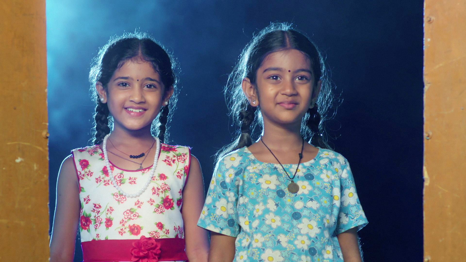 Watch Mynaa Season 1 Episode 118 : Mynaa-Valli Return Home? - Watch ...