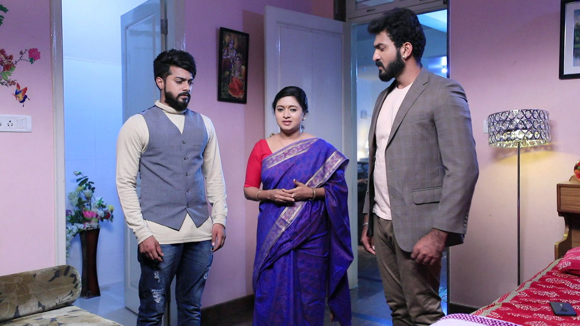 Watch Nammane Yuvarani Season 1 Episode 109 : Can Shambhavi Convince ...