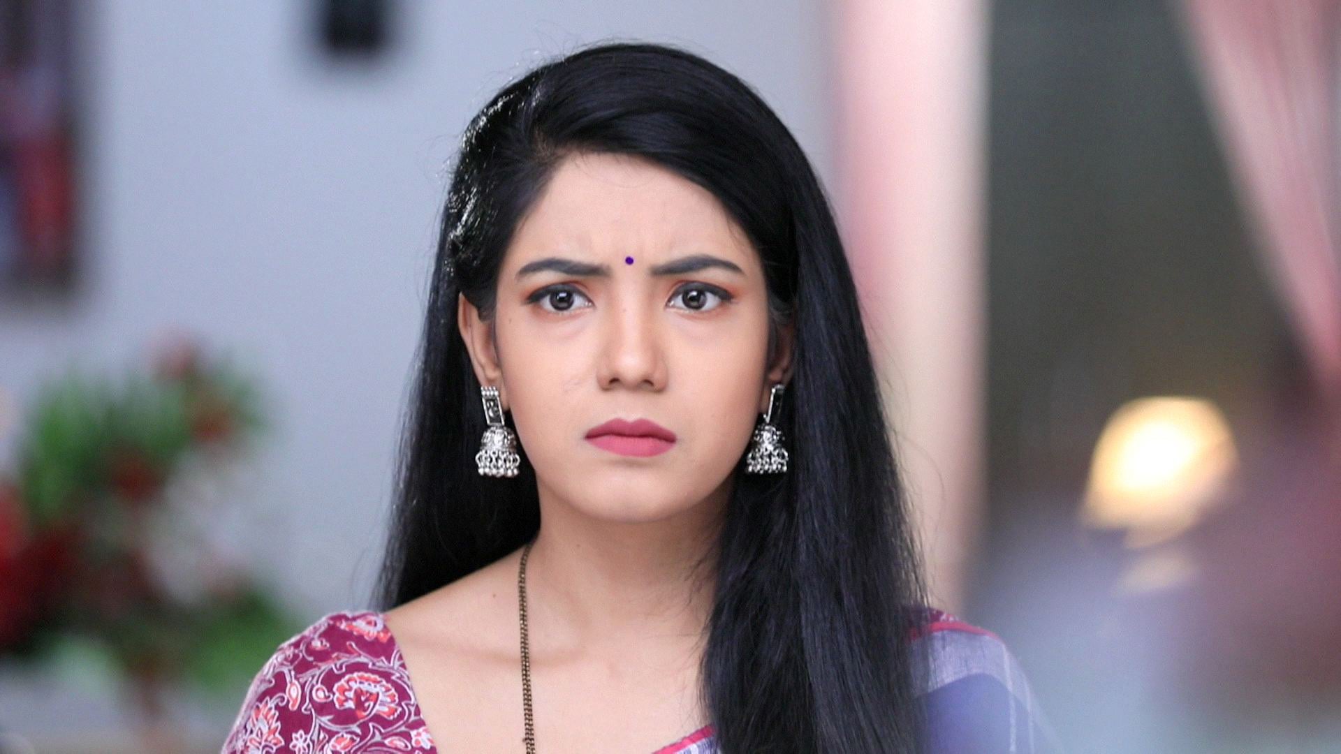 Watch Nammane Yuvarani Season 1 Episode 102 : Ahalya's Suspicions Intensify! - Watch Full ...
