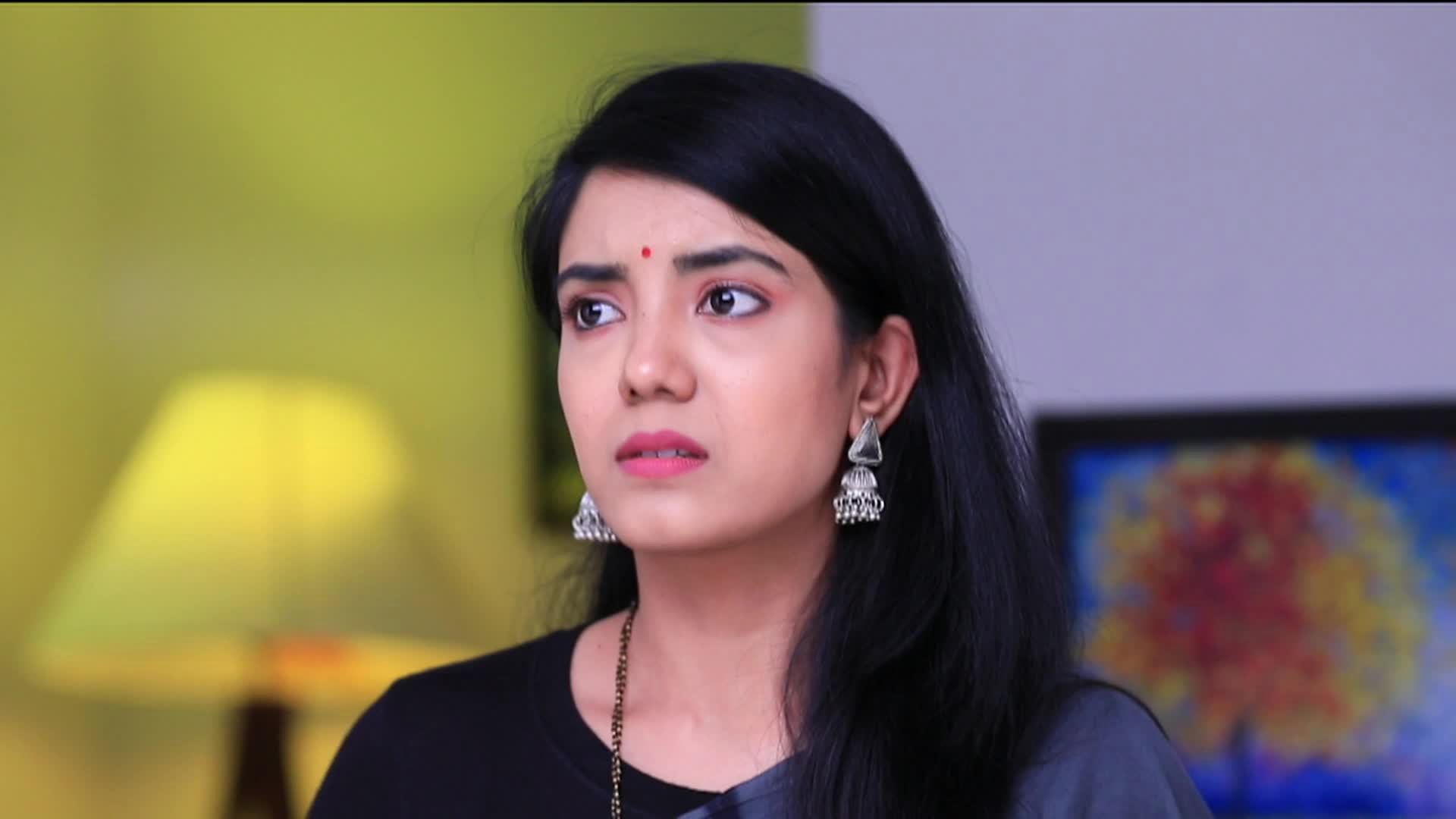 Watch Nammane Yuvarani Season 1 Episode 476 : Ahalya In A Pickle ...