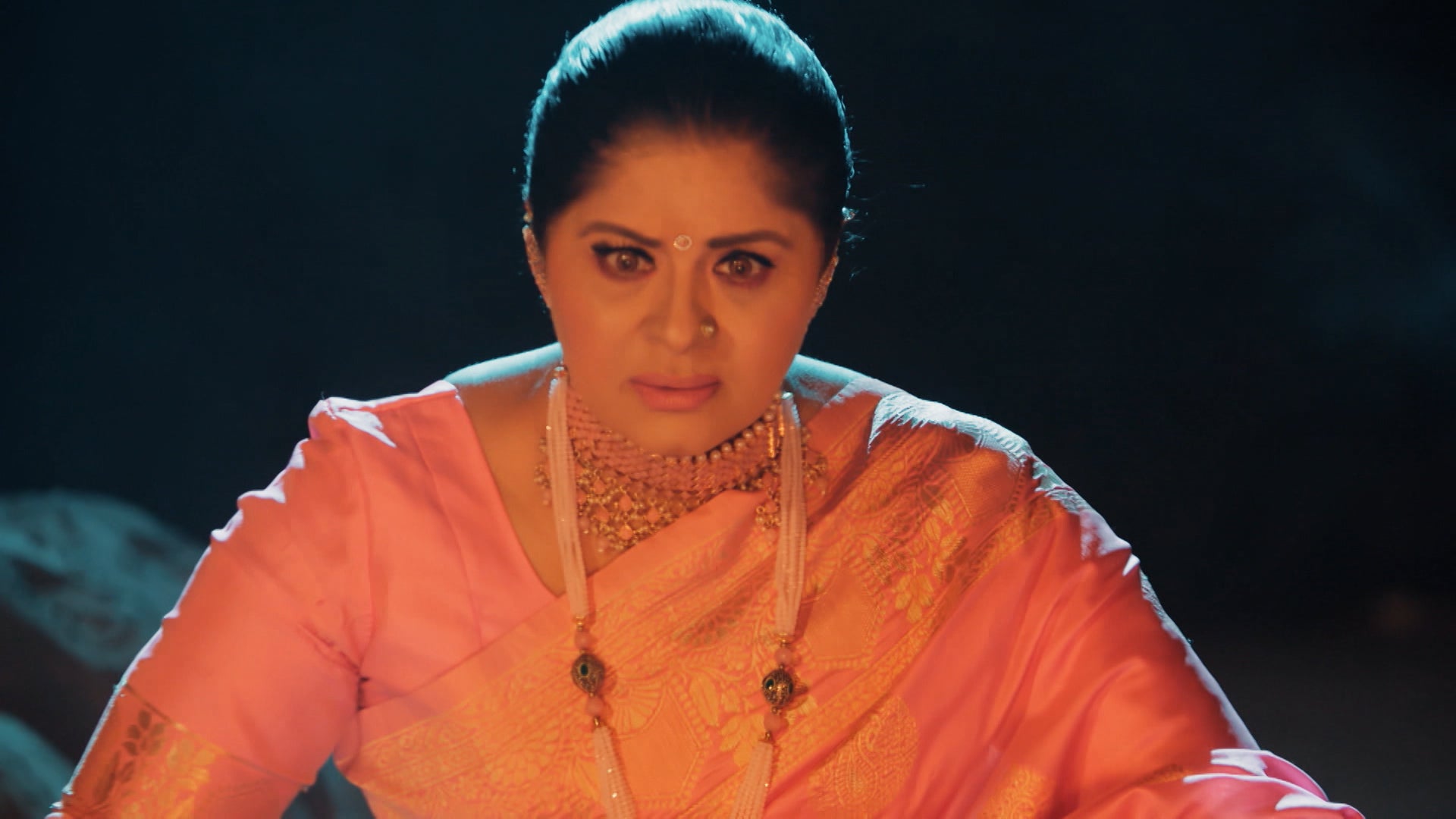 Watch Naagini Season 6 Episode 117 : Seema Calls Kirmira - Watch Full ...