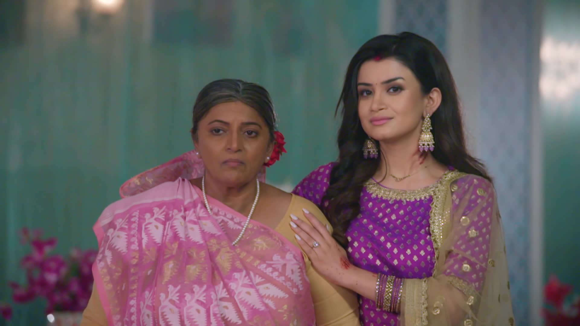 Watch Suhaagan Season 1 Episode 231 : Payal Takes Dadi Amma's Care ...