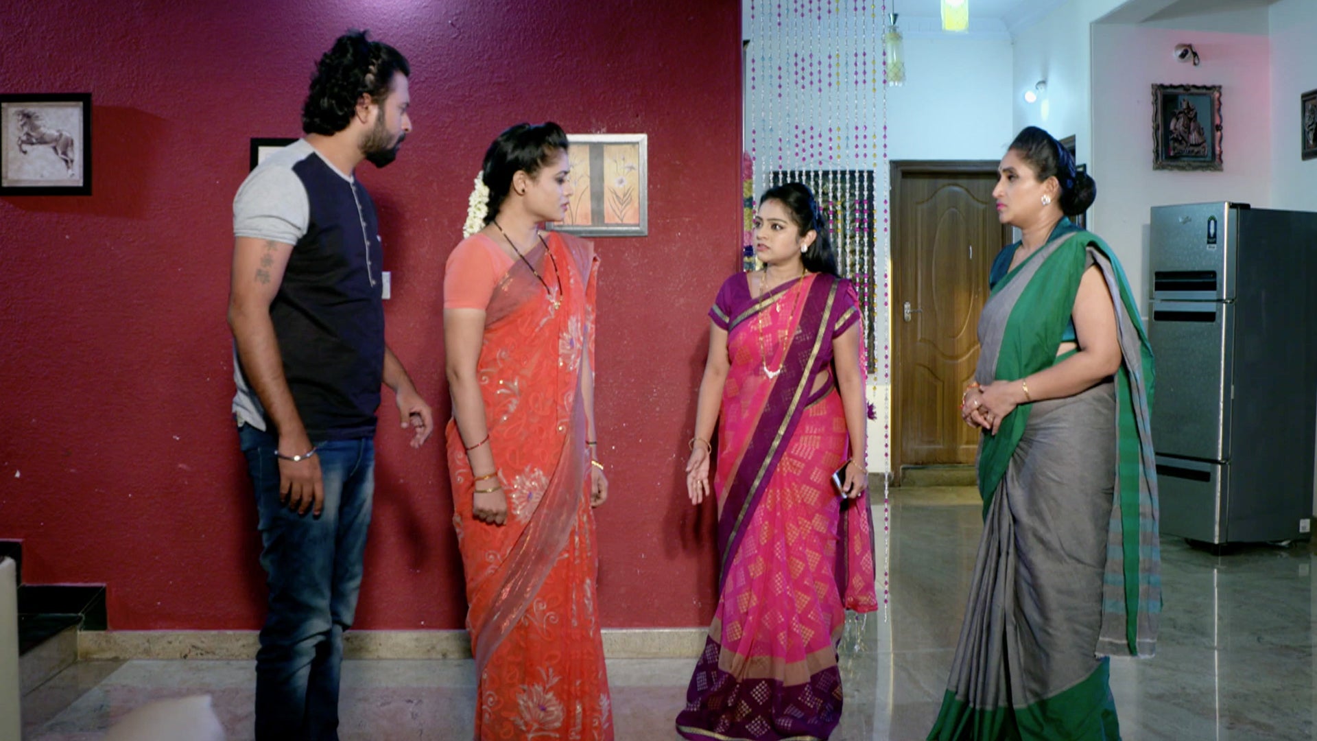 Watch Kulavadhu Season 1 Episode 879 : Kanchana Blurts Out The Big ...