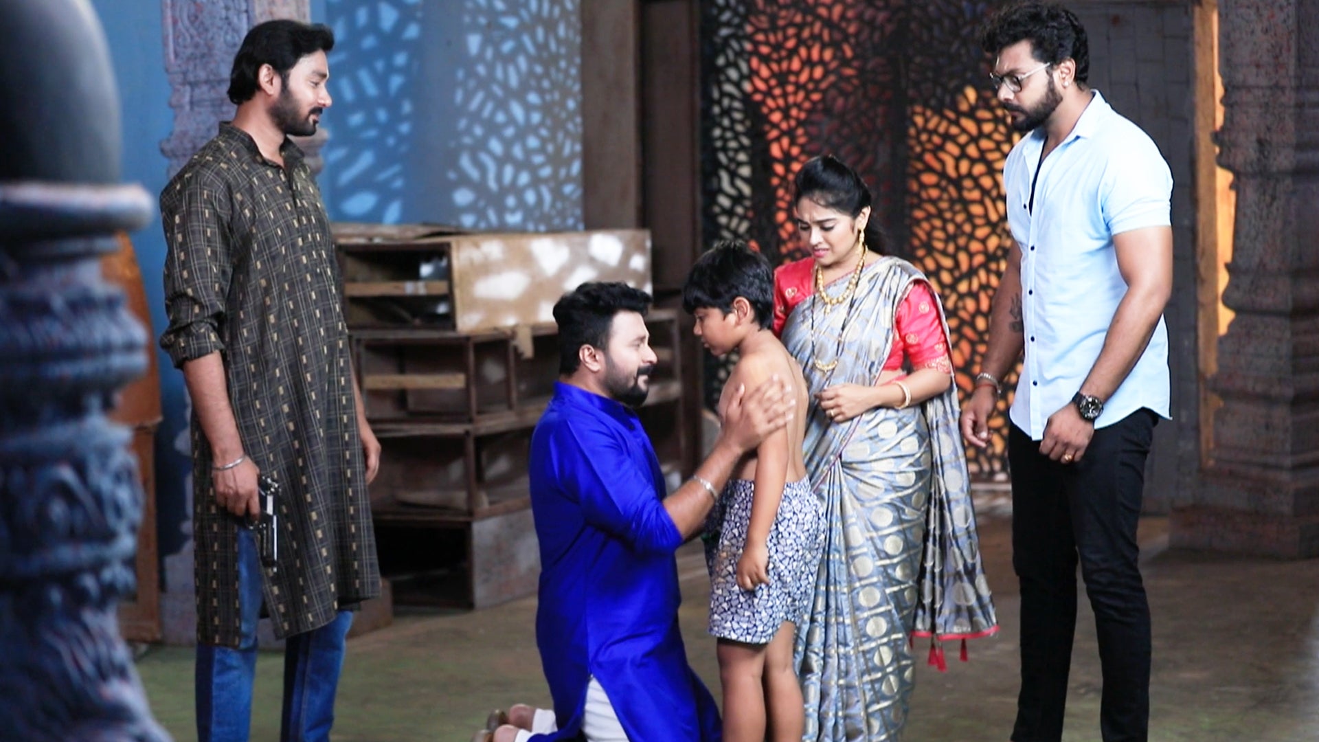 Watch Kulavadhu Season 1 Episode 1590 : Vedh-Dhanya Reunite With ...