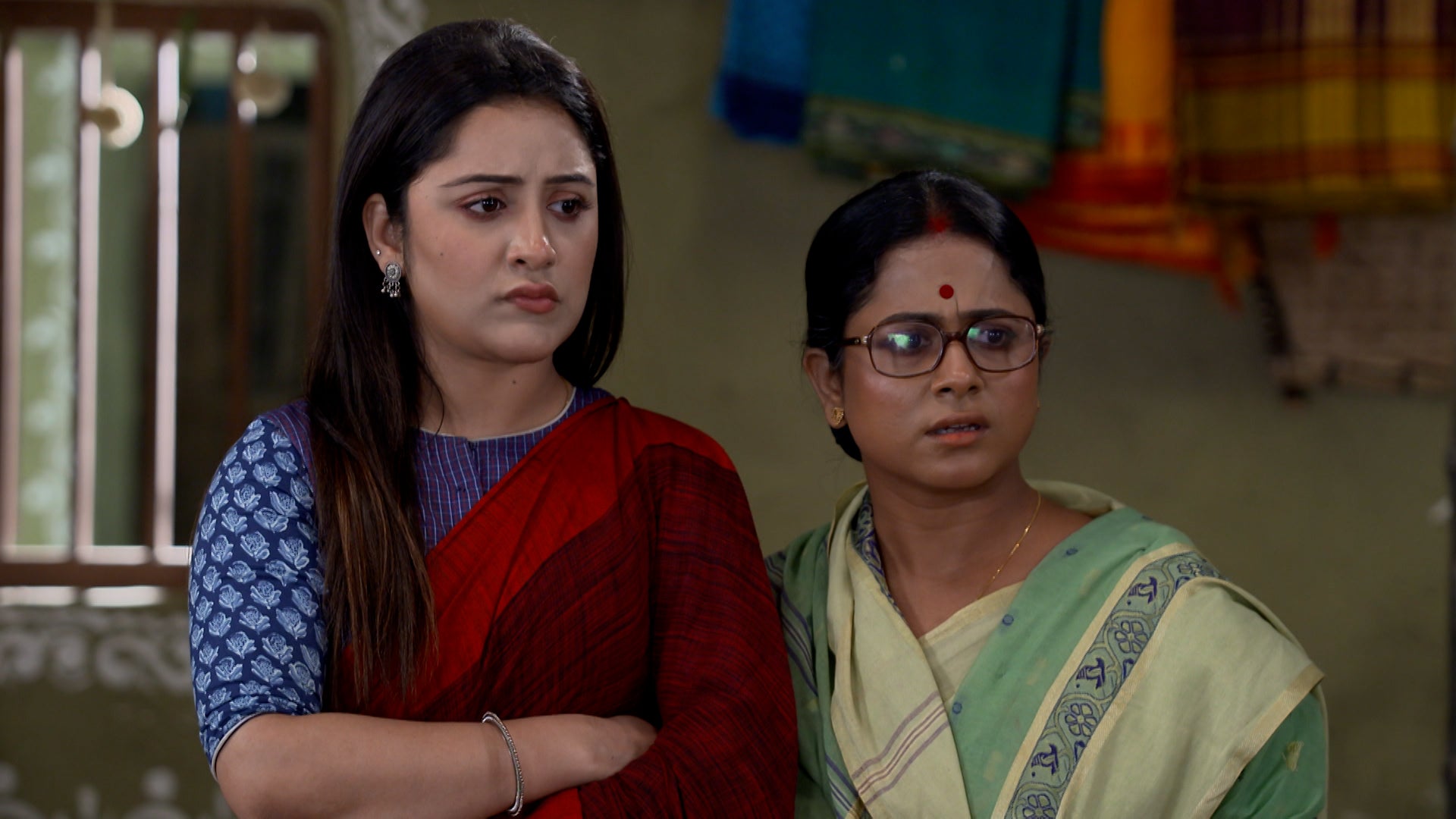 Watch Tumii Je Amar Maa Season 1 Episode 586 : Arohi Locates Abhirup ...
