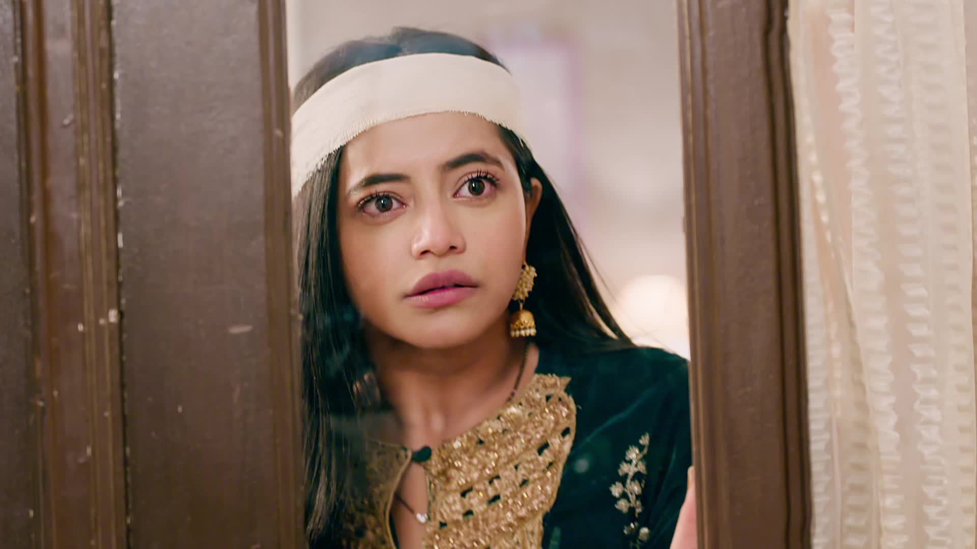 Watch Udaariyaan Season 1 Episode 953 : Alia Attempts Suicide! - Watch ... Watch Udaariyaan Season 1 Episode 953 : Alia Attempts Suicide! - Watch ...