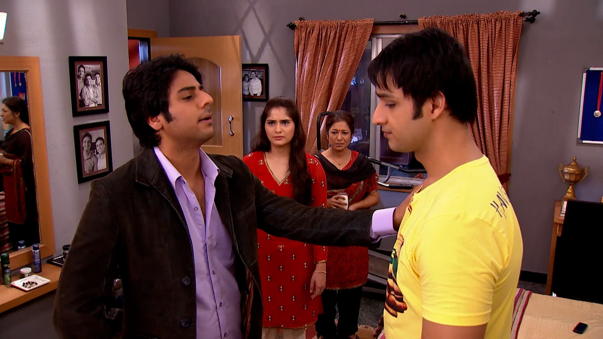 Watch Parichay Season 1 Episode 17 : Vikram Backs Anand - Watch Full ...