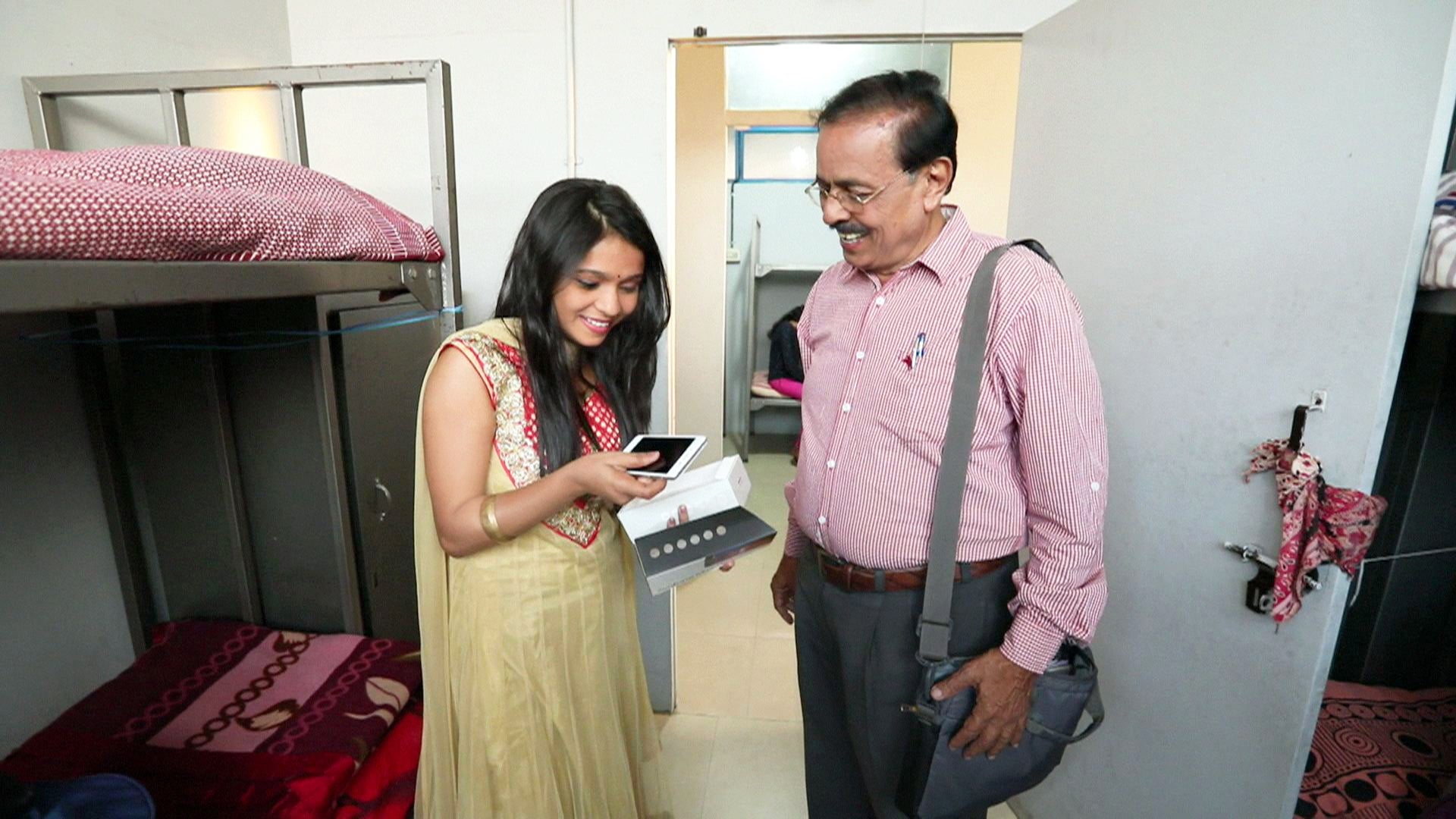 Watch Shantham Papam Season 1 Episode 1 : The Flip Side Of Technology ...