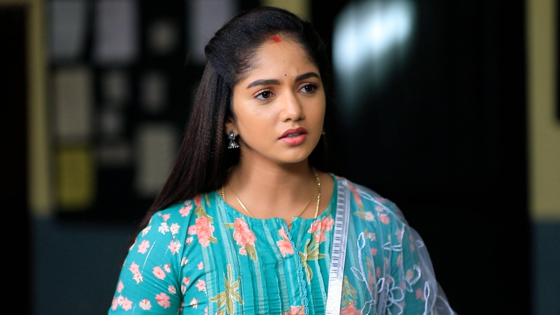 Watch Geetha Season 1 Episode 1101 : Geetha To Find Witness - Watch ...