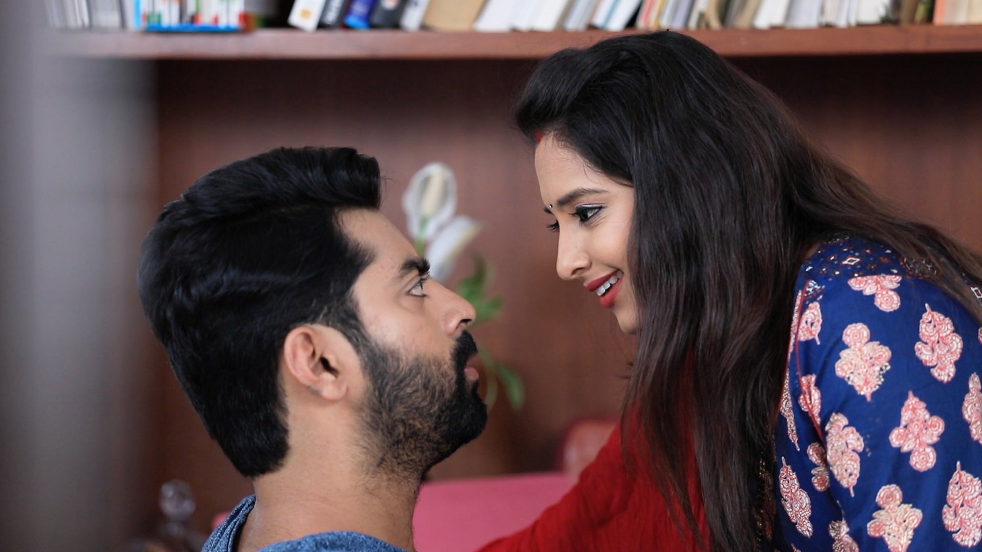 Watch Raja Rani Season 1 Episode 236 : Chukki's Behaviour Shocks Omkar ...