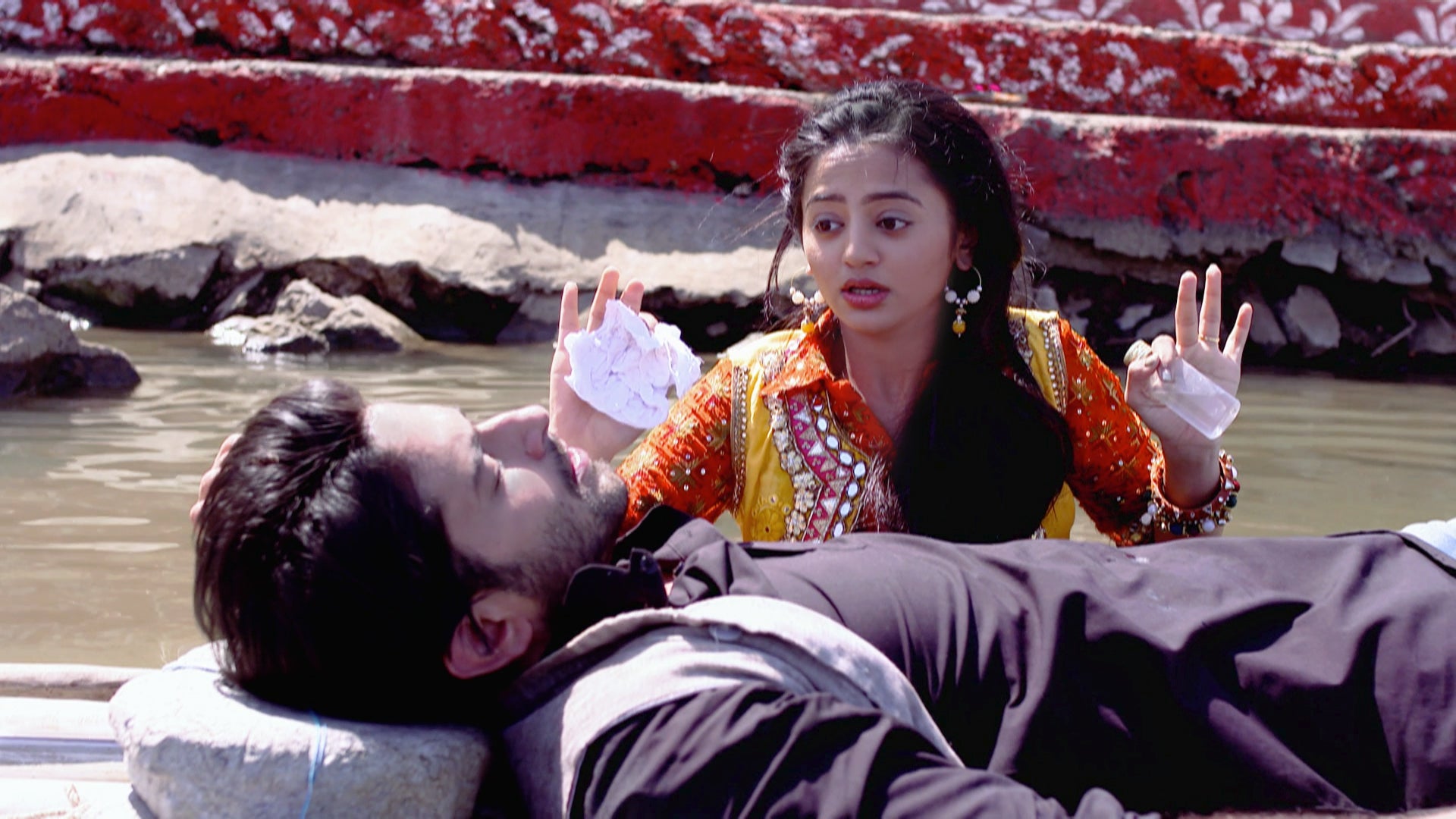 Watch Devanshi Season 1 Episode 132 : Devanshi Knocks Vardhan ...