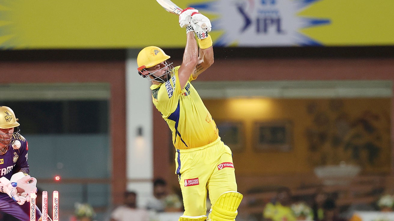 Watch CSK Vs KKR - Six! Mitchell Steps Out, Smacks Narine Video Online ...