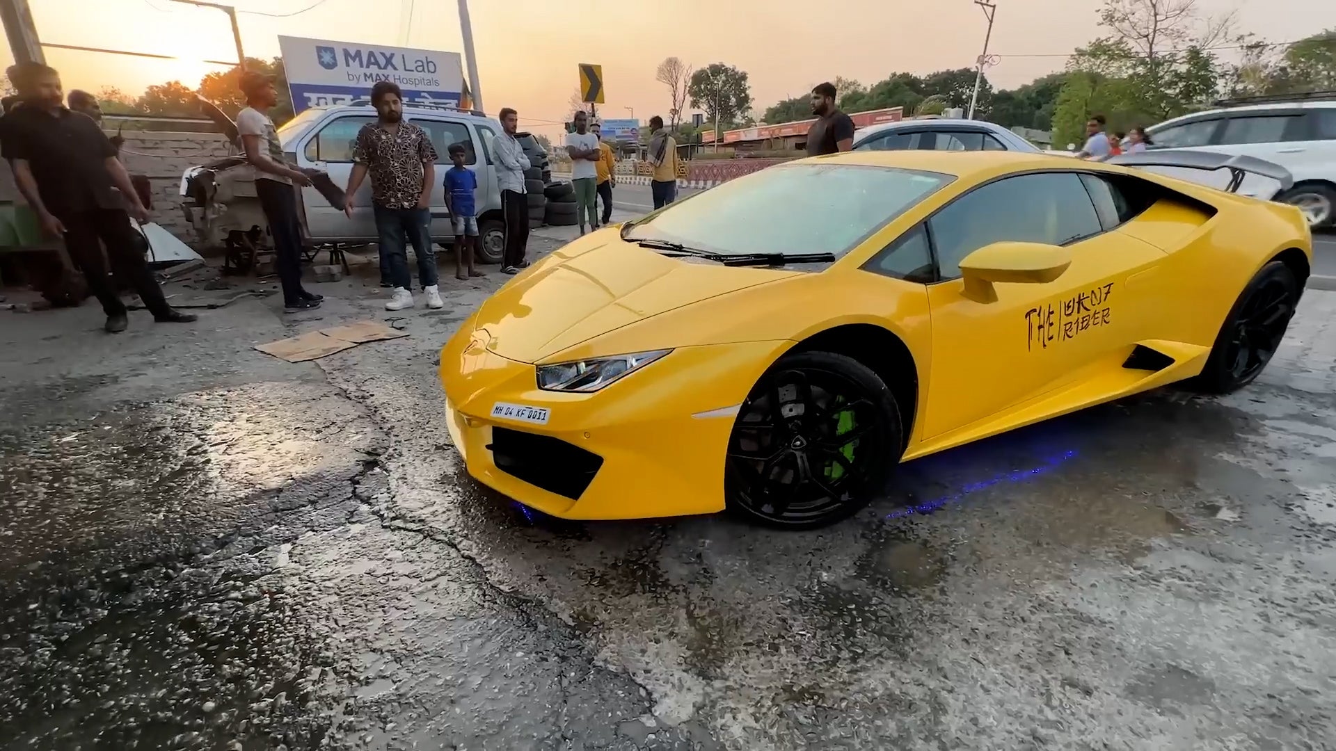 Watch Apni New Fortuner GR Lene Ka Final Hohi Gaya Aur Ford Endeavour ...