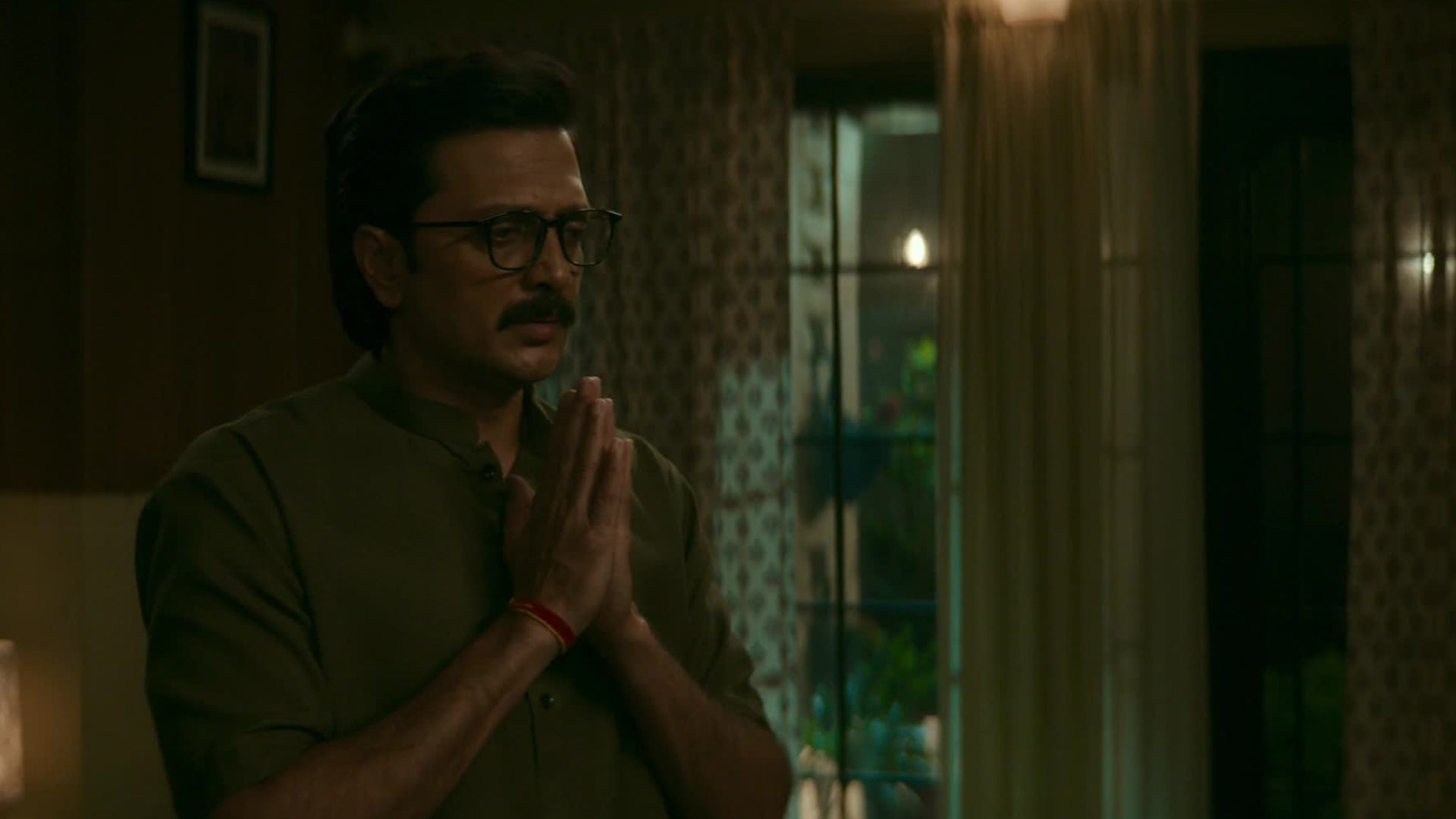 Watch Pill Season 1 Episode 5 : The Bribe - Watch Full Episode Online ...