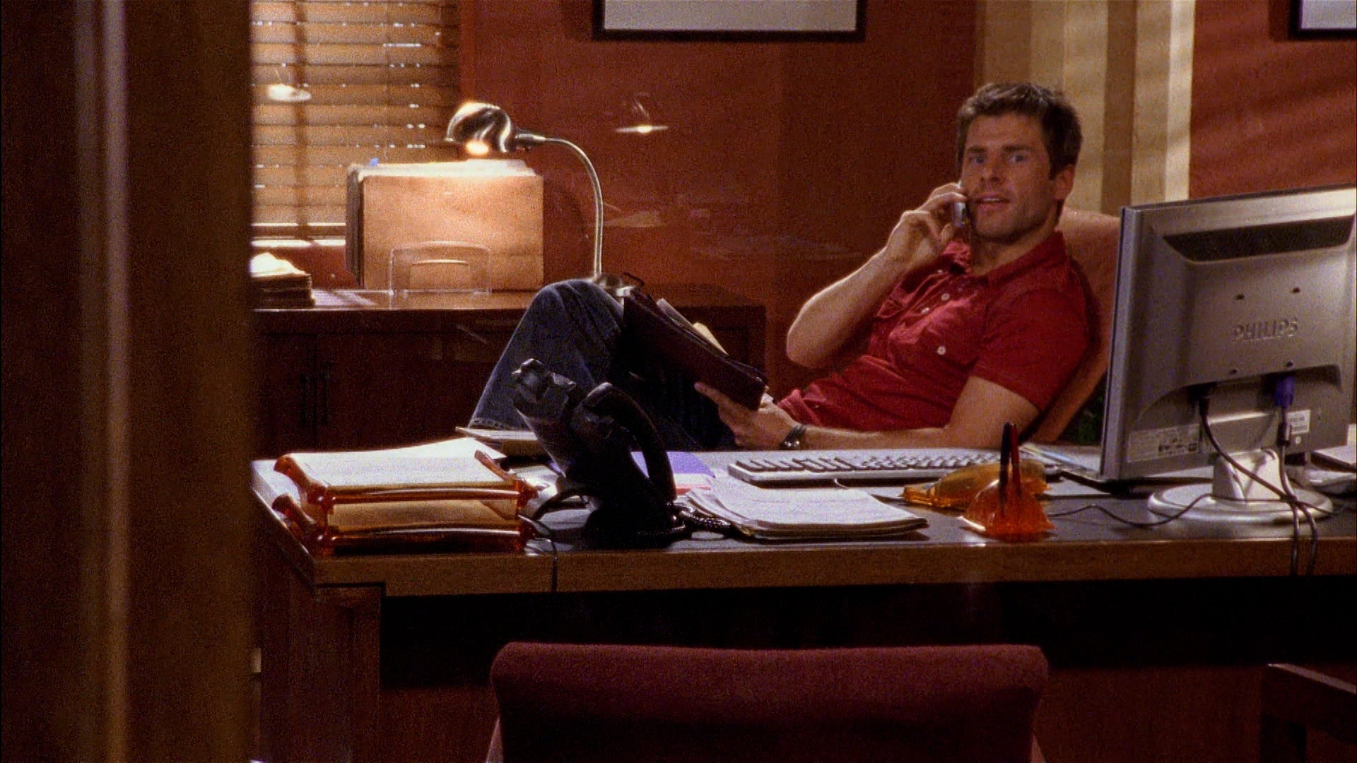 Watch Psych Season 1 Episode 8 : Shawn Vs. The Red Phantom - Watch Full ...