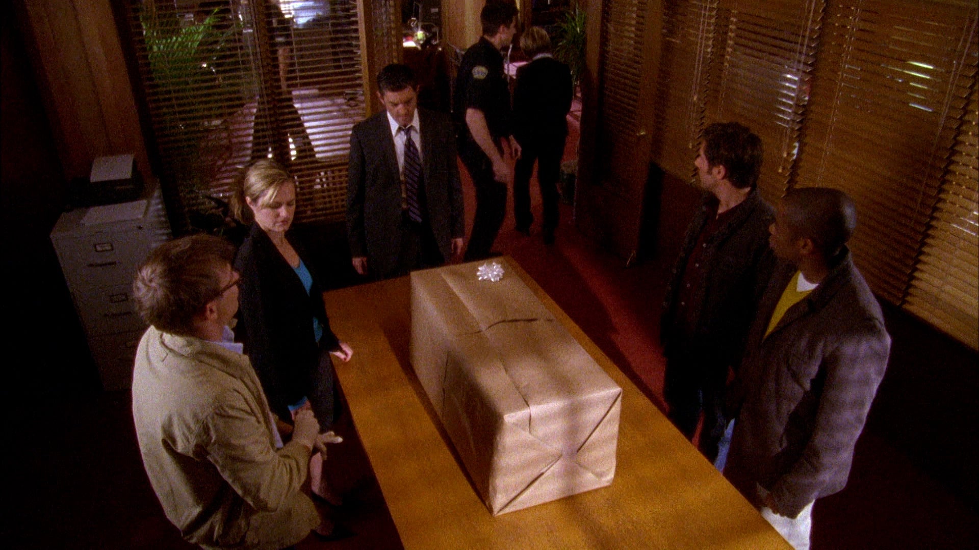 Watch Psych Season 3 Episode 16 : An Evening With Mr. Yang - Watch Full ...