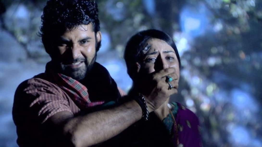 Watch Phulwa Season 1 Episode 239 : Phulwa Is Captured By Daroga's Men ...