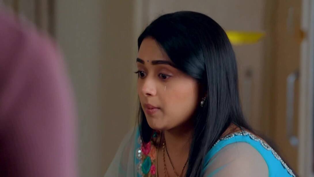 Watch Simar Saves Aarav From A Snake Video Online(HD) On JioCinema