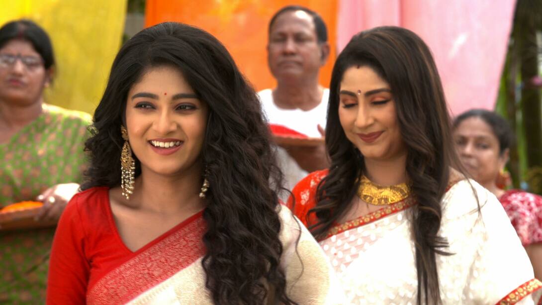 Watch Nayika No.1 Season 1 Episode 12 : Sen Family's Basanta Utsav - Watch Full Episode Online ...