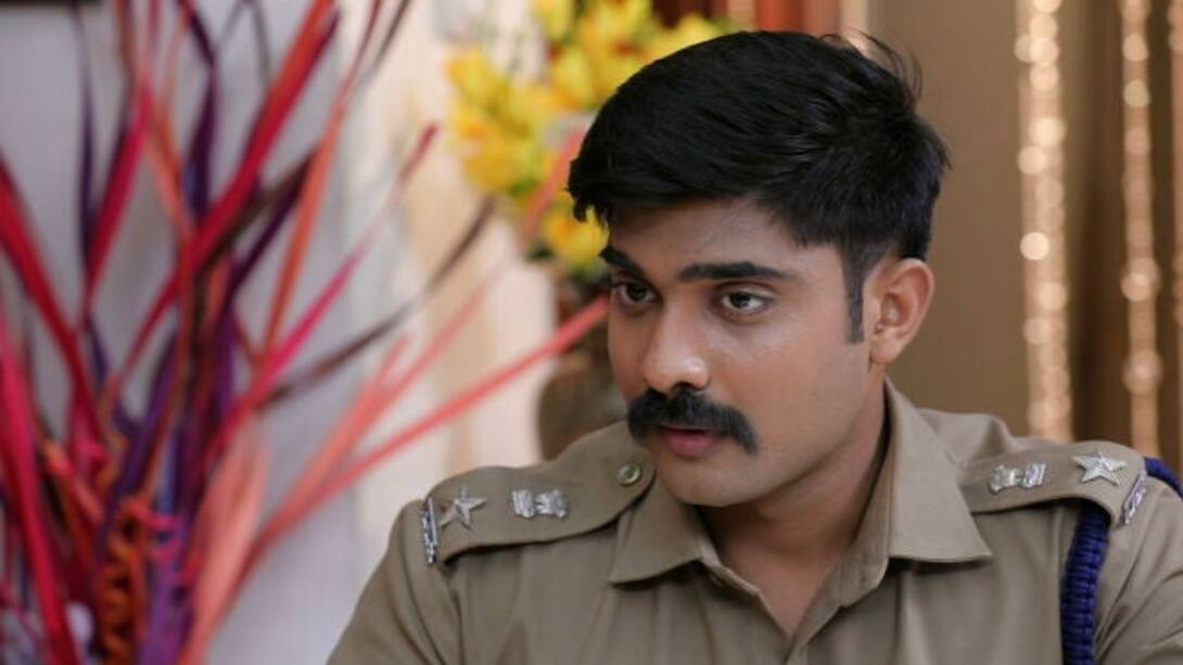 Watch Sillunu Oru Kaadhal Season 1 Episode 114 : Surya's Tries To ...