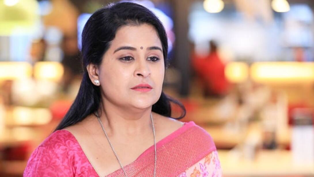 Watch Mithuna Rashi Season 1 Episode 282 : Girija's Cry Alerts Samarth - Watch Full Episode ...