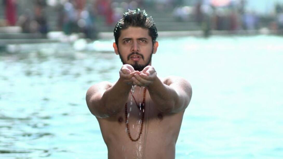 Watch Rama Raghav Season 1 Episode 1 : Meet The Devout Raghav! - Watch ...